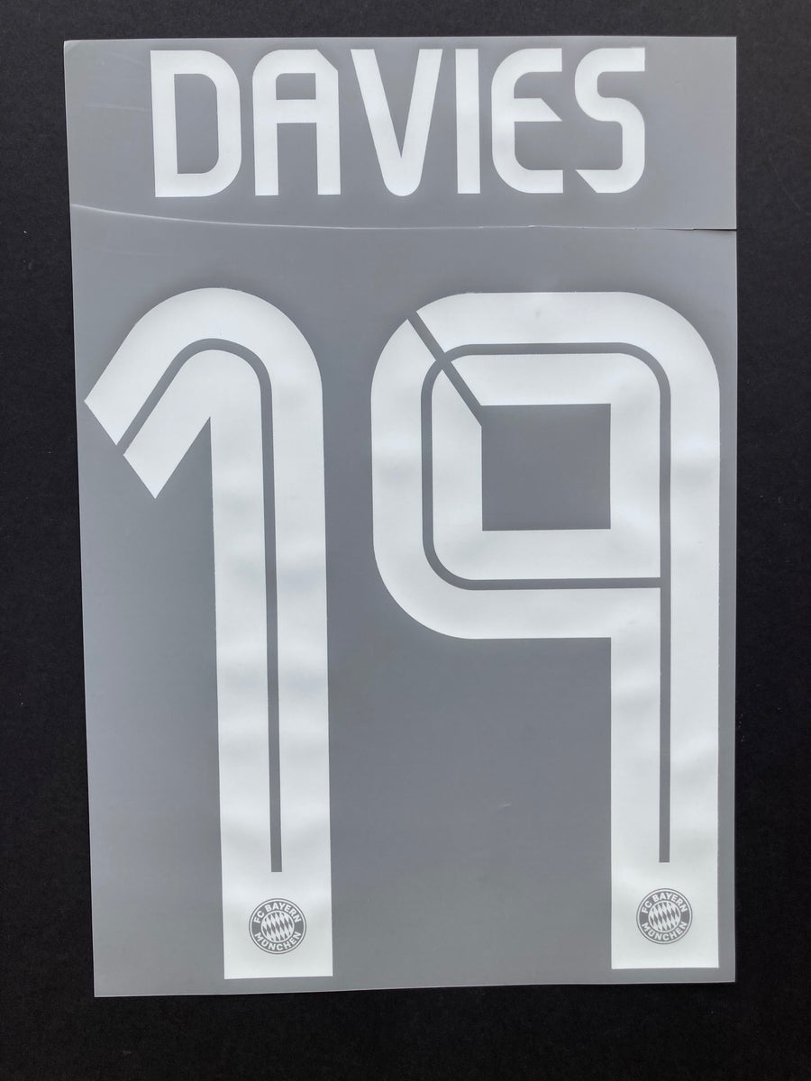 Name set Número “Davies 19” Bayern Múnich 2020-21 Para la tercera equi ...